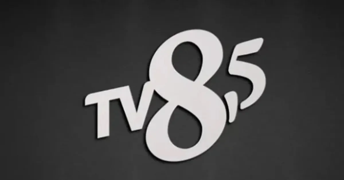 TV8,5 TIKLA KESİNTİSİZ CANLI İZLE ŞİFRESİZ: (Borussia Dortmund - Newcastle United & Manchester ...