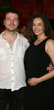 Azra Akın’a eşi Atakan Koru'dan büyük jest! - Son Dakika Magazin Haberleri