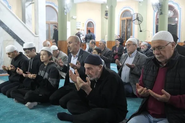 Seher vaktinde sabah namazı buluşmaları devam ediyor - Adana Haberleri Seher vaktinde sabah namazı buluşmaları devam ediyor - Adana Haberleri