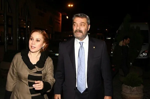Ünlü sanatçı Kadir İnanır'ın sevgilisi Julide Kural'dan açıklama! - Son ... Ünlü sanatçı Kadir İnanır'ın sevgilisi Julide Kural'dan açıklama! - Son ...