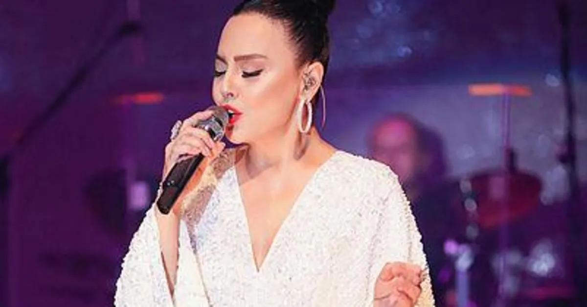 Sahnede bir kuğu - Son Dakika Magazin Haberleri