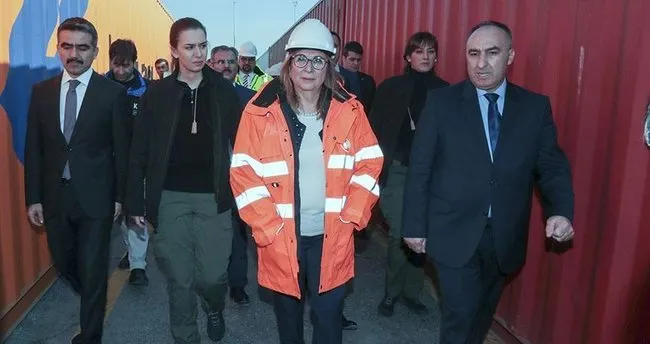 Bakan Pekcan'dan gümrük müdürlüklerine ziyaret - Ekonomi Haberleri Bakan Pekcan'dan gümrük müdürlüklerine ziyaret - Ekonomi Haberleri