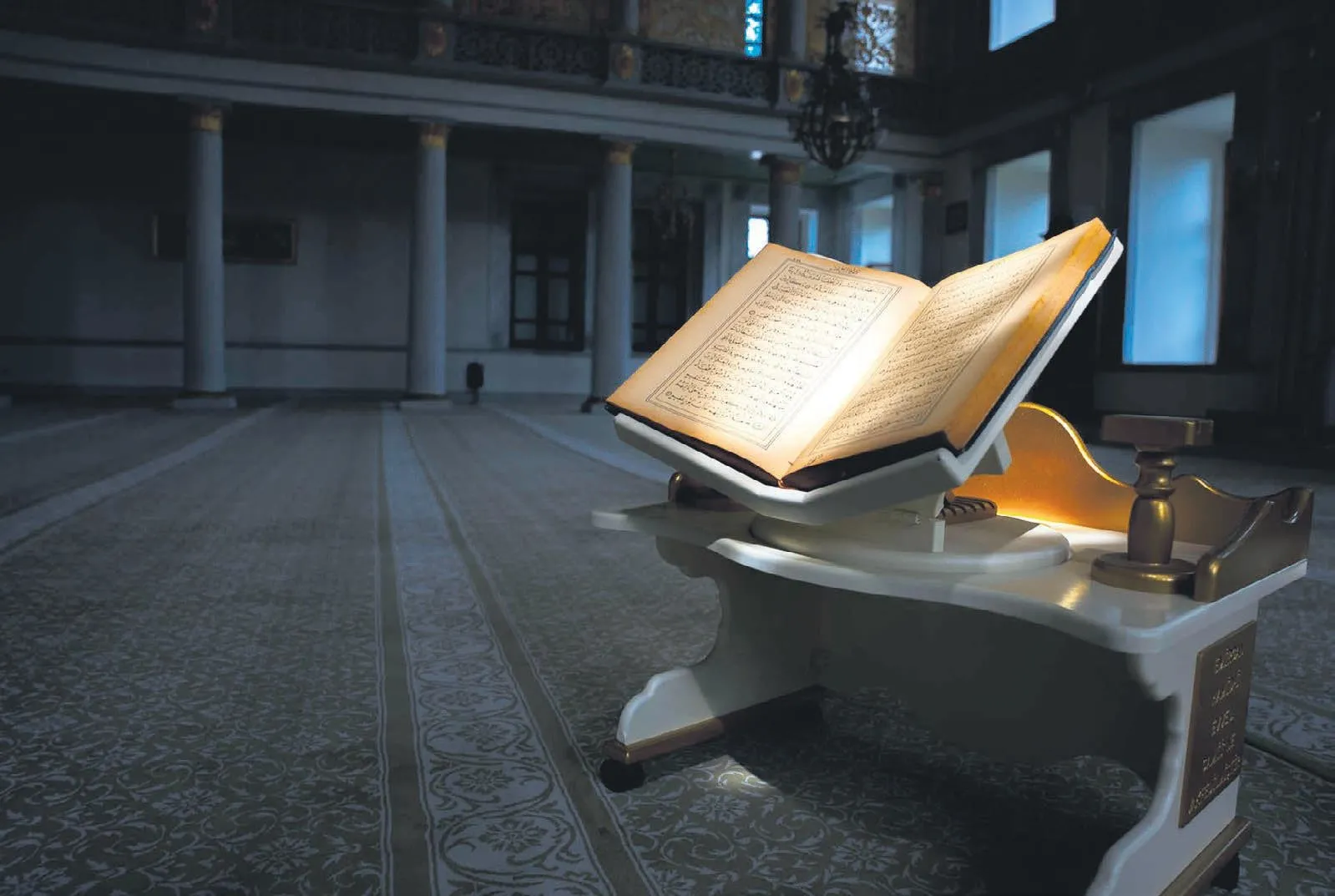 Allah zalimi asla unutmaz - NİHAT HATİPOĞLU