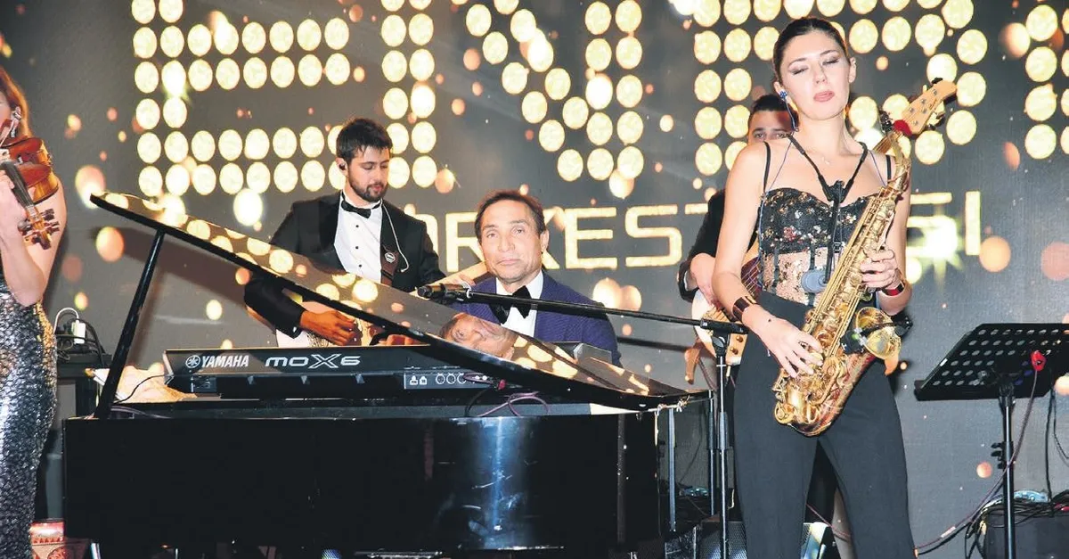 Enbe Orkestrası’yla eğlendiler - Son Dakika Magazin Haberleri