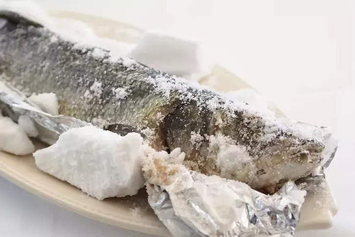 TUZDA BALIK TARİFİ VE PÜF NOKTALARI 2024: Masterchef Tuzda Balık nasıl ...