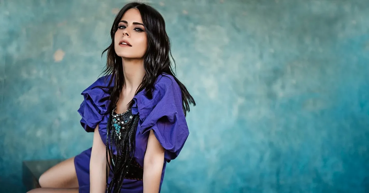 Simge Sağın: Herkesin sevdiği bir sanatçı yıllarca önümü kesti - Son ...