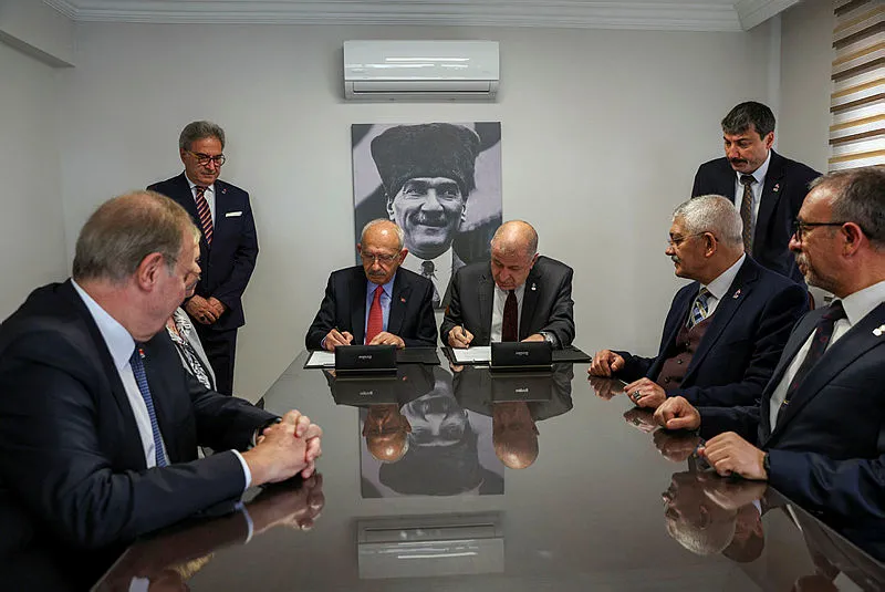 7 Haziran'ı hatırla: Tekrar istikrarı seçme fırsatımız var! Bunu ...