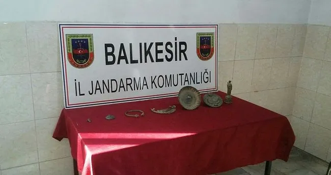 Tarihi eser satıcıları yakalandı - Egeli Sabah Haberleri Tarihi eser satıcıları yakalandı - Egeli Sabah Haberleri