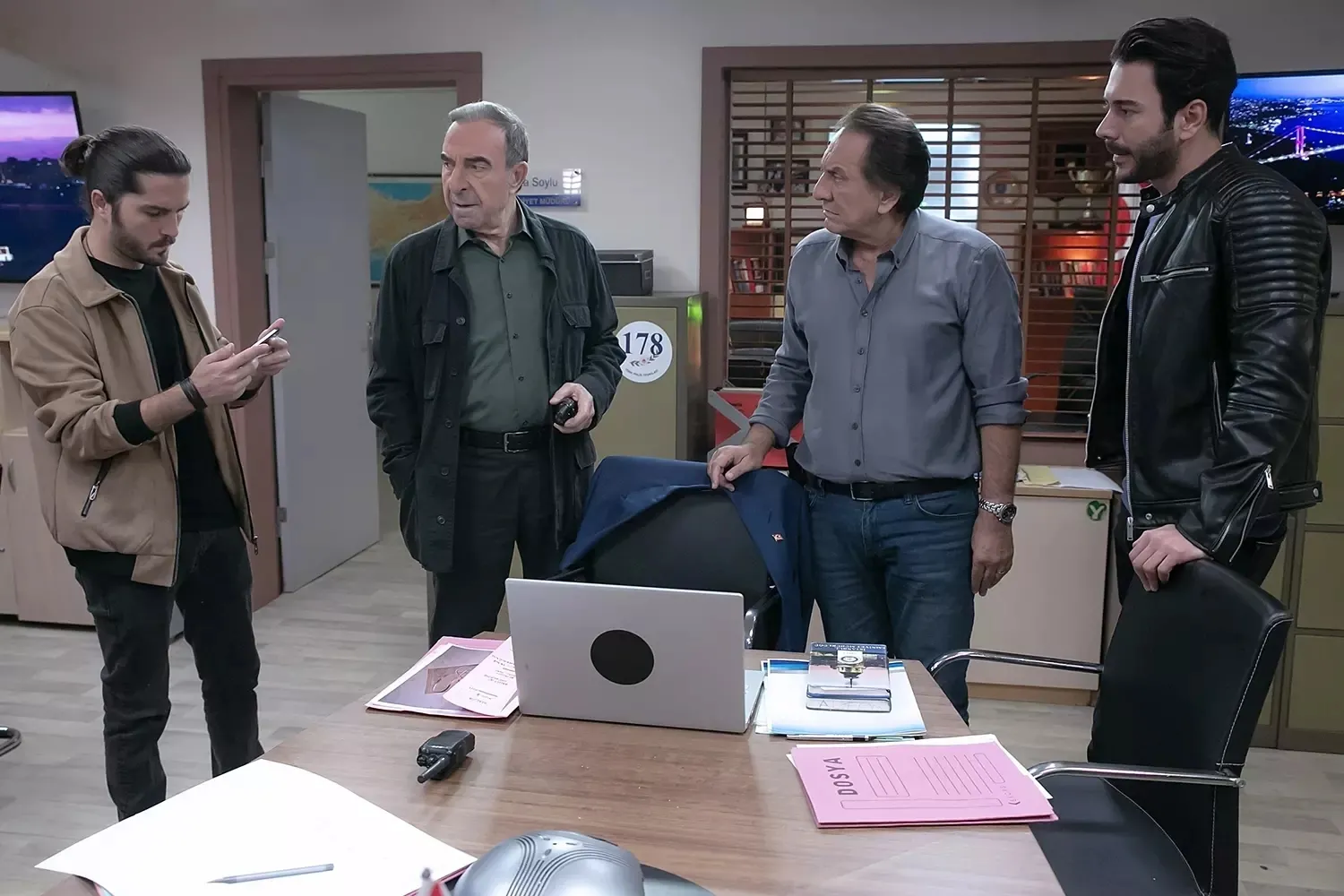 ARKA SOKAKLAR 647. Bölüm izle Kanal D ekranı! Arka Sokaklar son bölüm ...