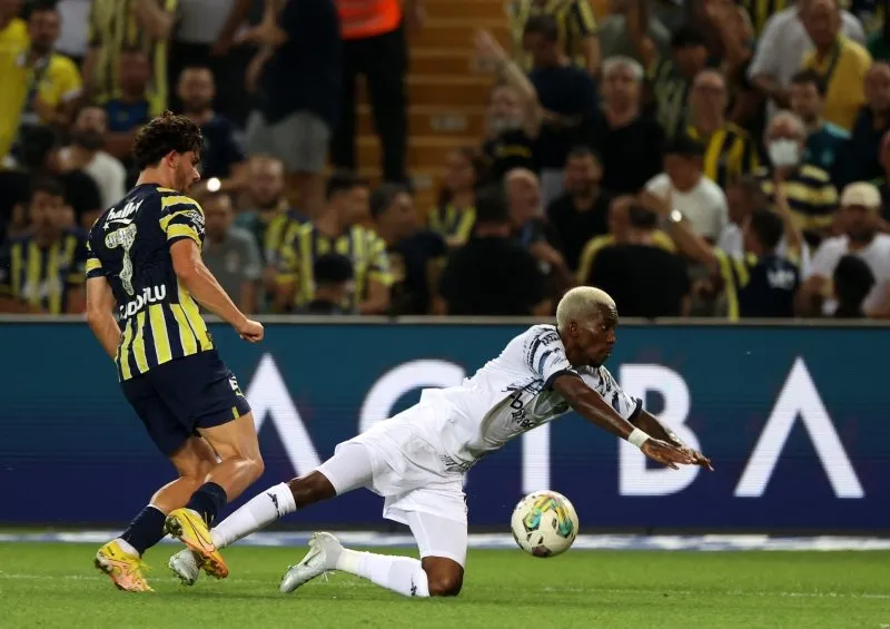 Son dakika Fenerbahçe haberleri: Kadıköy'de ortalık karıştı! Belhanda ... Son dakika Fenerbahçe haberleri: Kadıköy'de ortalık karıştı! Belhanda ...