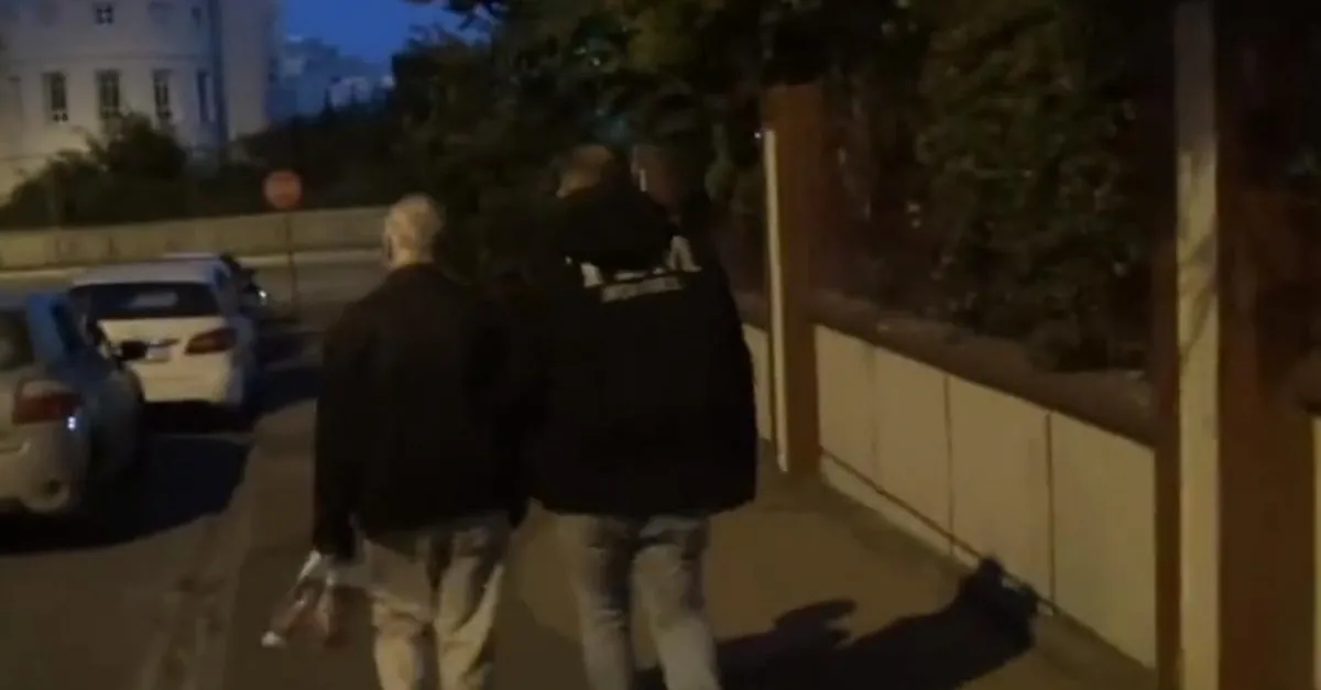 SON DAKİKA | Bakan Yerlikaya duyurdu! İstanbul'da FETÖ operasyonu: 21 ... SON DAKİKA | Bakan Yerlikaya duyurdu! İstanbul'da FETÖ operasyonu: 21 ...