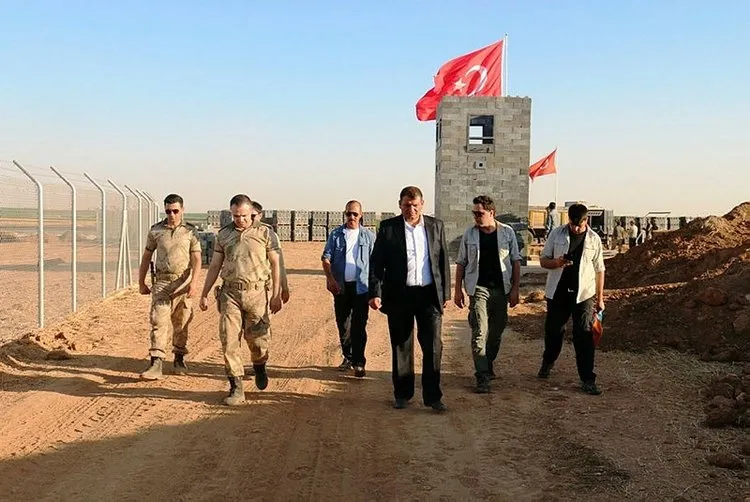 Suriye sınırına 9. dev Türk Bayrağı dikildi - Son Dakika Haberler Suriye sınırına 9. dev Türk Bayrağı dikildi - Son Dakika Haberler