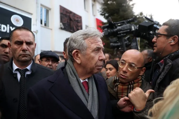 Mansur Yavaş Erdal Beşikçioğlu için resti çekmişti! Eski CHP’li Mehmet ... Mansur Yavaş Erdal Beşikçioğlu için resti çekmişti! Eski CHP’li Mehmet ...