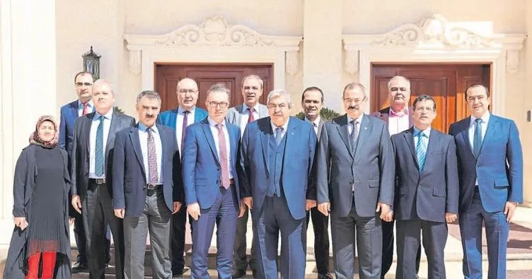 Konukoğlu ailesi 2017’ye damga vurdu - Güney Haberleri Konukoğlu ailesi 2017’ye damga vurdu - Güney Haberleri