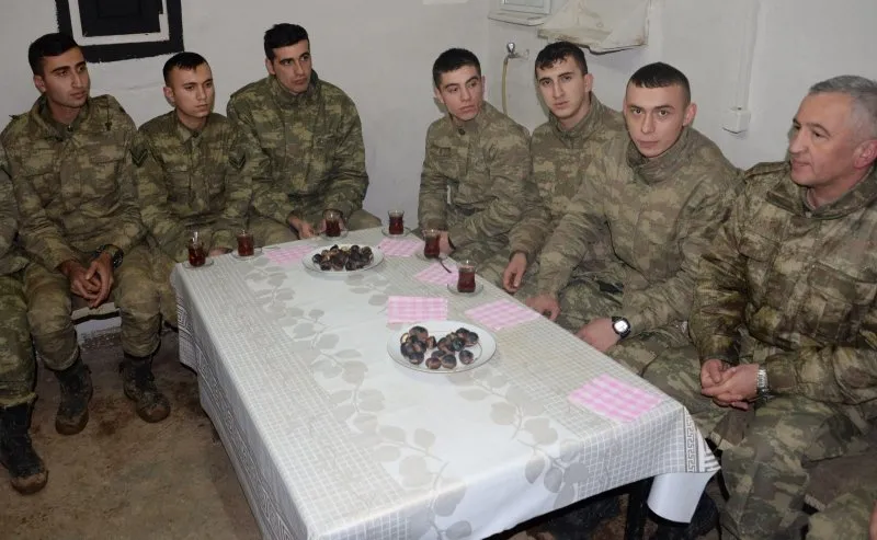 Mehmetçiğin yılbaşı mesaisi; gözünüz arkada kalmasın - Galeri - Türkiye Mehmetçiğin yılbaşı mesaisi; gözünüz arkada kalmasın - Galeri - Türkiye
