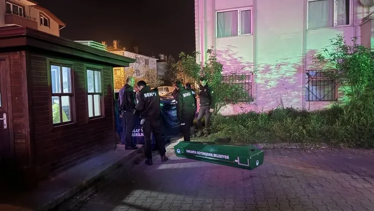 Sakaryada Aile Faciası Büyük Oğul üvey Annesini Ve öz Babasını Küçük