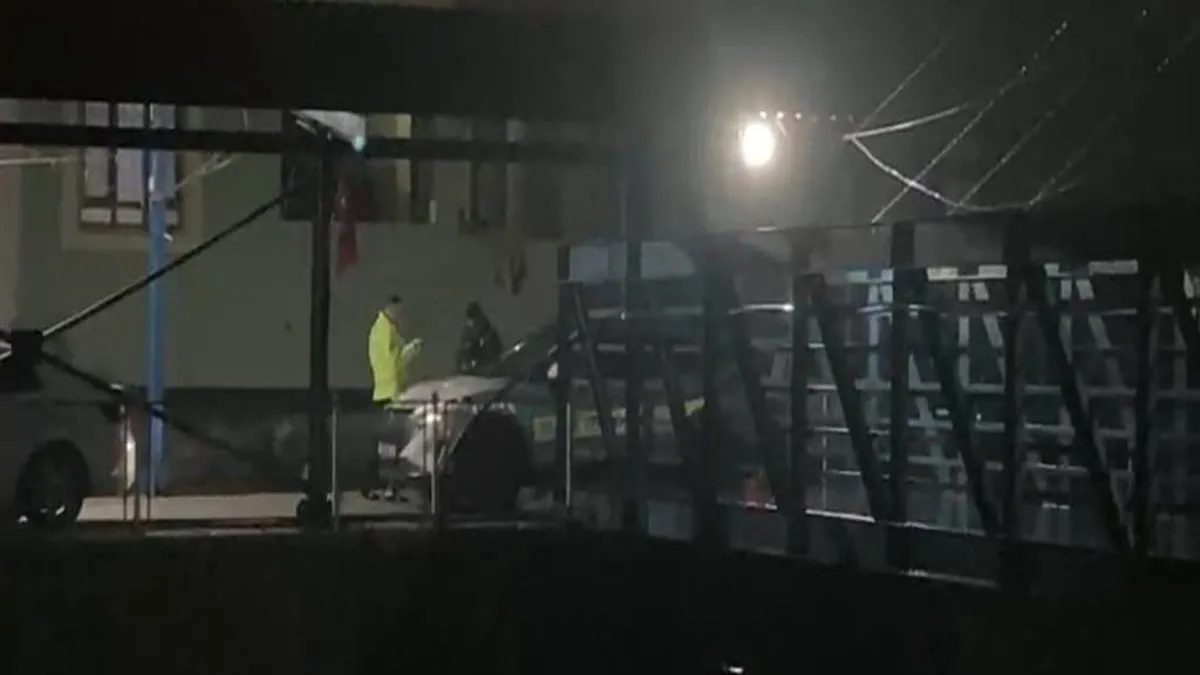 Adana'da bir şahıs kadını darbedip, silahla vurduktan sonra altınlarını ... Adana'da bir şahıs kadını darbedip, silahla vurduktan sonra altınlarını ...