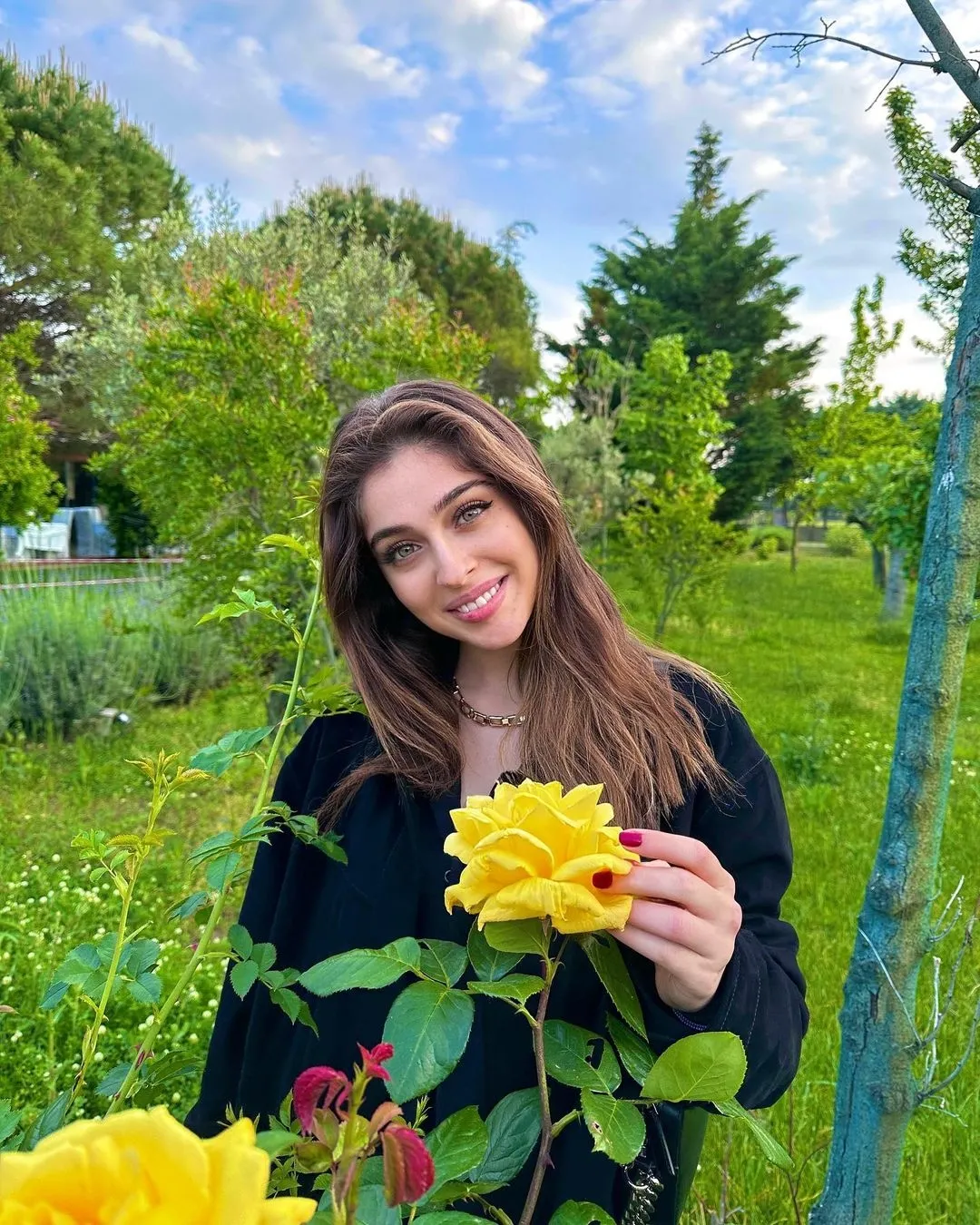 Sakla Beni İncila kimdir? Sakla Beni'nin İncila'sı Cemre Baysel kimdir ...