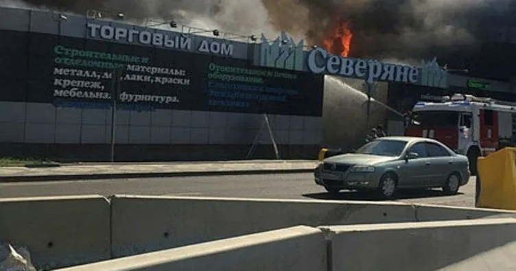 Rusya'daki AVM yangını büyük tehlikeye yol açıyor - Son Dakika Haberler Rusya'daki AVM yangını büyük tehlikeye yol açıyor - Son Dakika Haberler