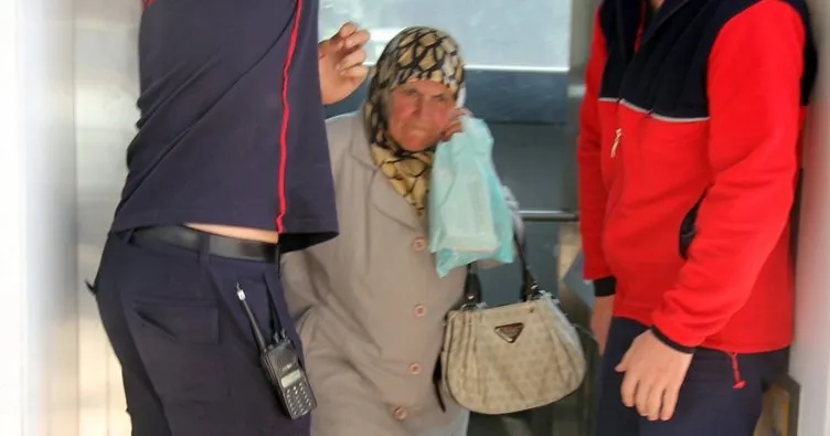 Asansörde mahsur kalan yaşlı kadını itfaiye kurtardı - Yaşam Haberleri Asansörde mahsur kalan yaşlı kadını itfaiye kurtardı - Yaşam Haberleri
