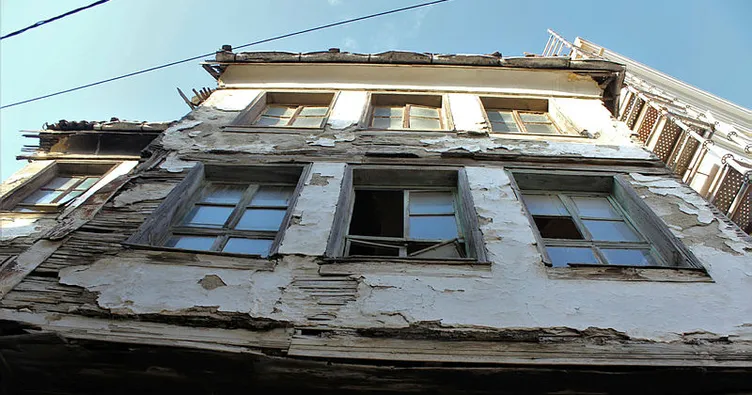 Perili ev büyük ilgi çekiyor... - Kültür Sanat Haberleri