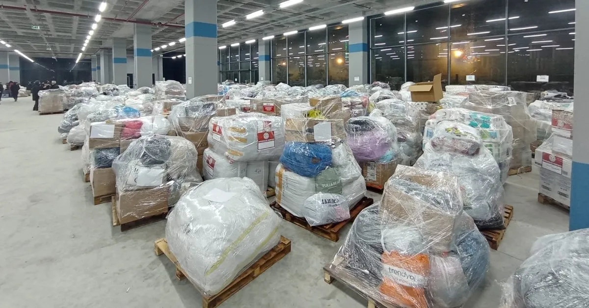 Ümraniye’den depremin yaraları sarmak için yardımlar yola çıktı - Son ... Ümraniye’den depremin yaraları sarmak için yardımlar yola çıktı - Son ...