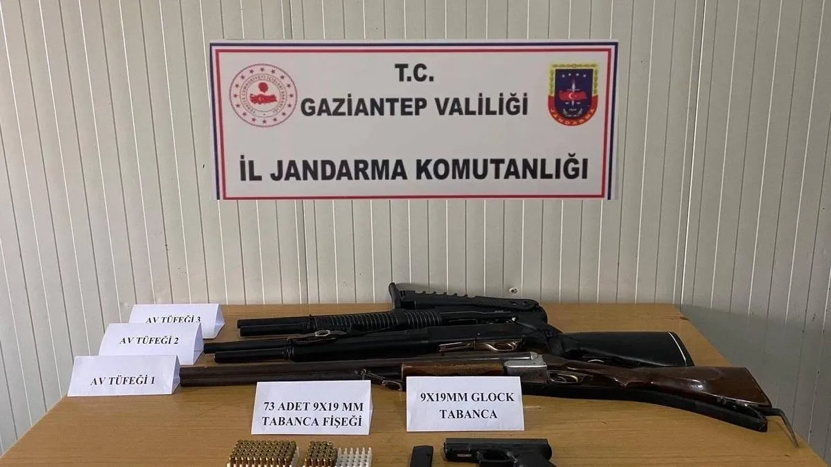 Gaziantep'te silah ve uyuşturucu operasyonu - Gaziantep Haberleri Gaziantep'te silah ve uyuşturucu operasyonu - Gaziantep Haberleri