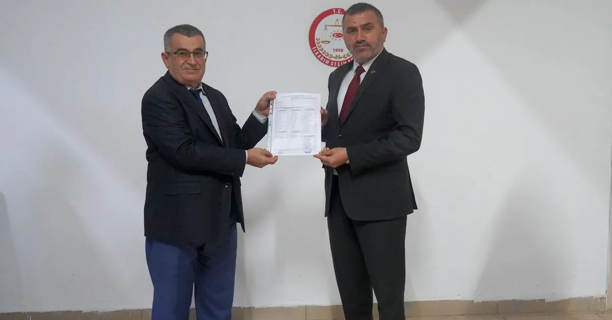 MHP Samsun İl Başkanı Burhan Mucur, mazbatasını aldı - Samsun Haberleri MHP Samsun İl Başkanı Burhan Mucur, mazbatasını aldı - Samsun Haberleri