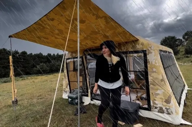 Atik Ailesi’nden Burcu Atik hastalığını açıkladı: En son kampta ...