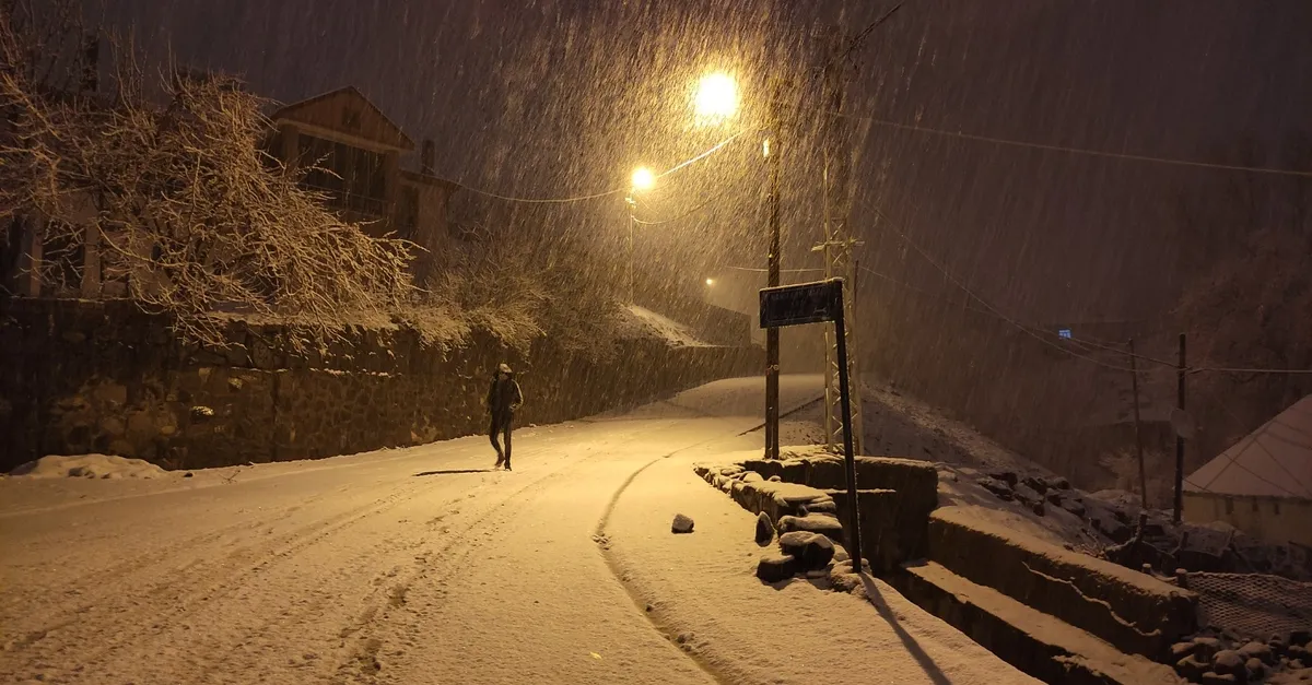Karlıova beyaza büründü - Bingöl Haberleri