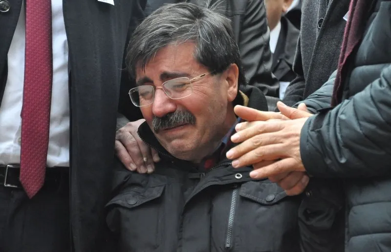 Öldürülen araştırma görevlisi için görev yaptığı üniversitede tören ... Öldürülen araştırma görevlisi için görev yaptığı üniversitede tören ...