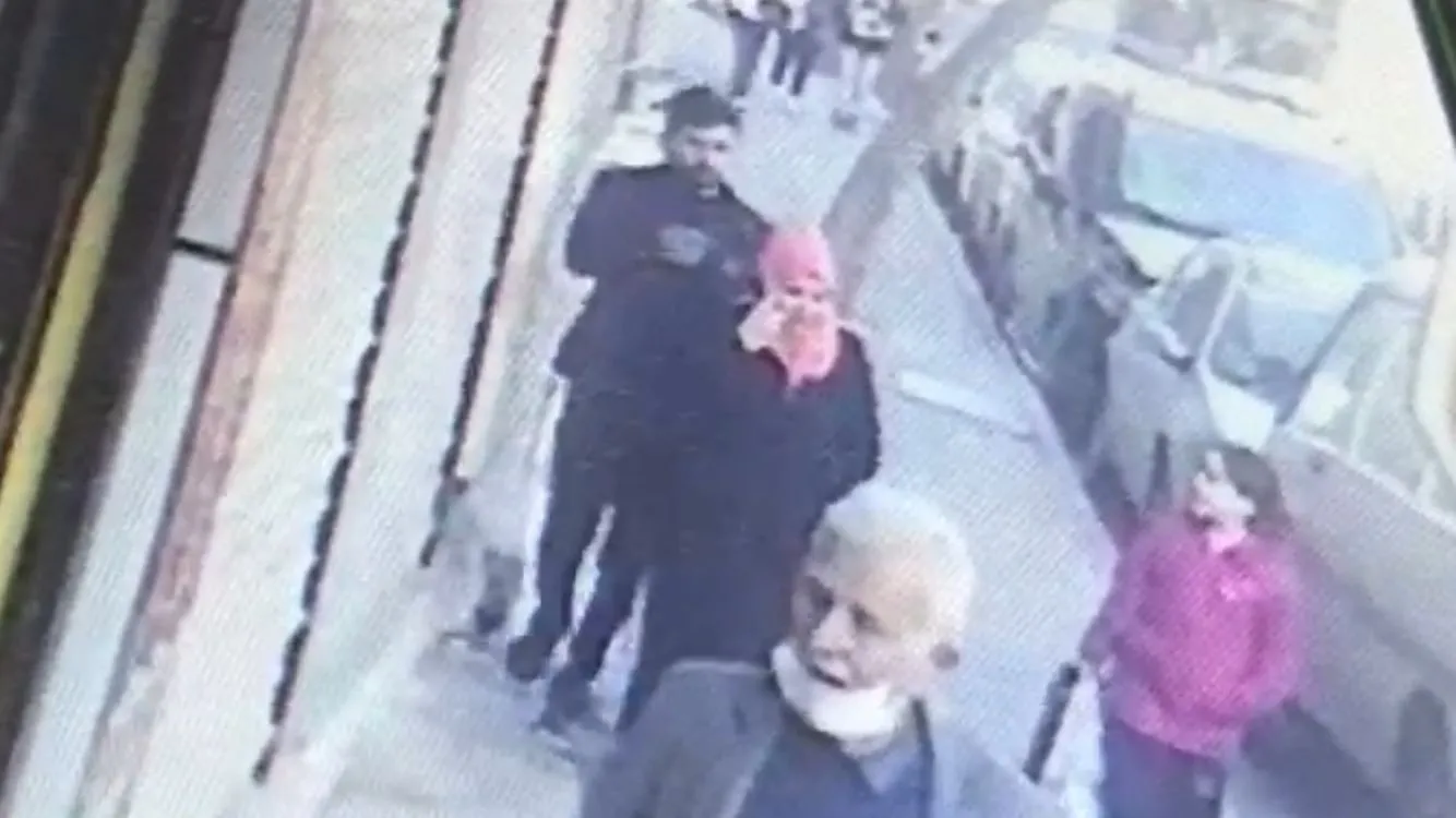 Üvey Annesinin Kafasına Sıktı Cinayet Anı Kamerada Galeri Yaşam