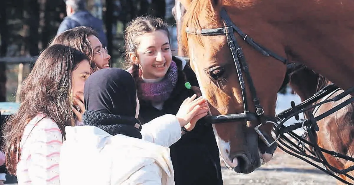Atlı timler zirvede devriyede - Yaşam Haberleri