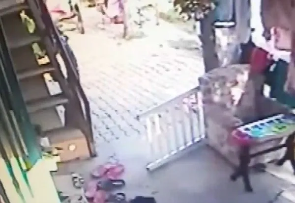 İstanbul'da deprem anı kameralarda - Yaşam Haberleri İstanbul'da deprem anı kameralarda - Yaşam Haberleri