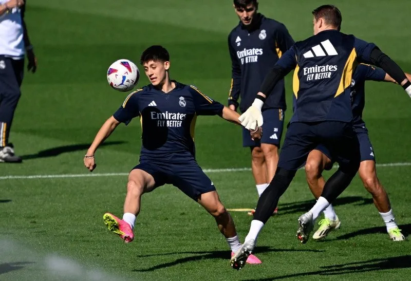 SON DAKİKA HABERİ: Arda Güler için şaşırtan karar! Ancelotti'nin ... SON DAKİKA HABERİ: Arda Güler için şaşırtan karar! Ancelotti'nin ...