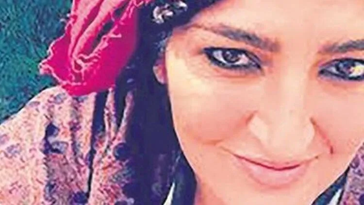 AVM’de cep telefonu çalan oyuncu Dilara Tor'un görüntüleri ortaya çıktı ... AVM’de cep telefonu çalan oyuncu Dilara Tor'un görüntüleri ortaya çıktı ...
