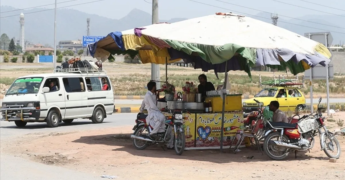 Pakistan'daki aşırı sıcaklar can almaya devam ediyor: Ölü sayısı 22'ye ... Pakistan'daki aşırı sıcaklar can almaya devam ediyor: Ölü sayısı 22'ye ...