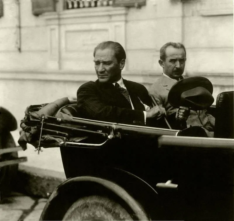 Sarışın Bir Kurt: Atatürk - Galeri - Türkiye Sarışın Bir Kurt: Atatürk - Galeri - Türkiye
