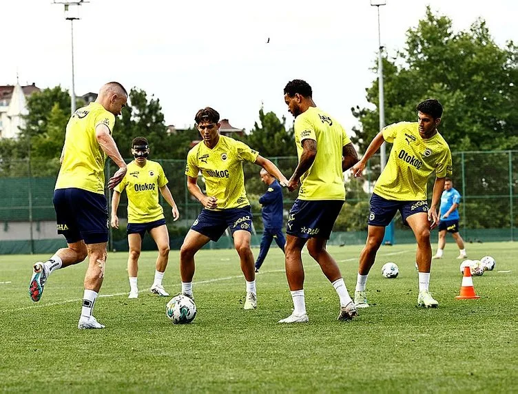 Son dakika Fenerbahçe transfer haberi: Szalai sonrası o da gidiyor ... Son dakika Fenerbahçe transfer haberi: Szalai sonrası o da gidiyor ...