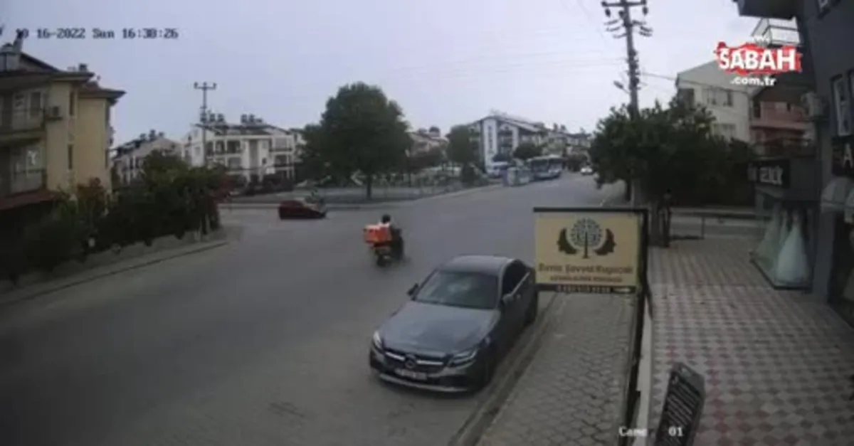 Fethiye’de feci kaza! Kurye havda takla atarak metrelerce savruldu ...