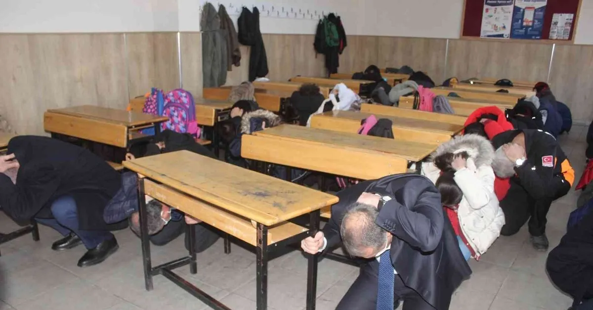 Deprem tatbikatı ne zaman ve saat kaçta yapılacak? AFAD deprem ... Deprem tatbikatı ne zaman ve saat kaçta yapılacak? AFAD deprem ...