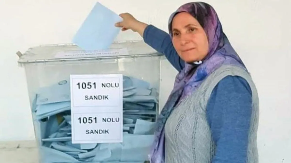 Alaşehir ilçesinin ilk kadın muhtarı Emine Dönertaş - Manisa Haberleri Alaşehir ilçesinin ilk kadın muhtarı Emine Dönertaş - Manisa Haberleri