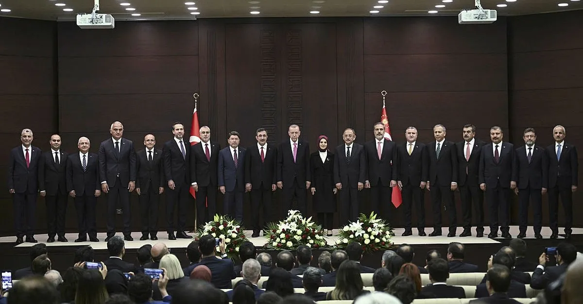 SON DAKİKA: Yeni Kabine listesi resmen açıklandı! Başkan Erdoğan'ın ... SON DAKİKA: Yeni Kabine listesi resmen açıklandı! Başkan Erdoğan'ın ...