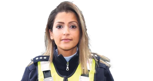 Alman polisinin renkli yüzü Özlem - Avrupa Haberleri