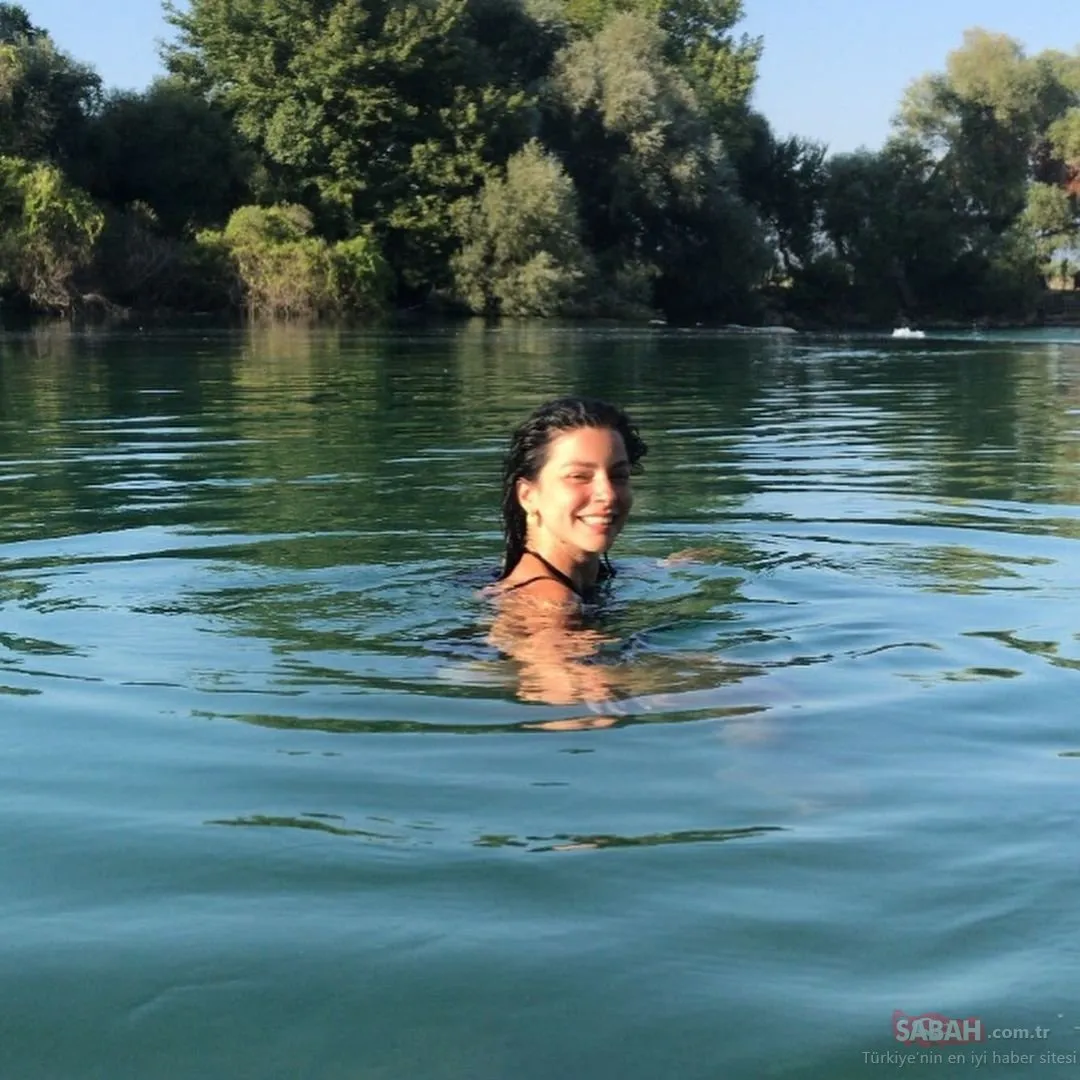Son Dakika Magazin Haberi Merve Boluğurdan Siyah Bikinisiyle Cesur