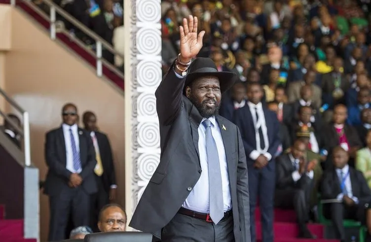 Salva Kiir Mayardit kimdir ve nerenin başkanı? Törende altına kaçıran ... Salva Kiir Mayardit kimdir ve nerenin başkanı? Törende altına kaçıran ...