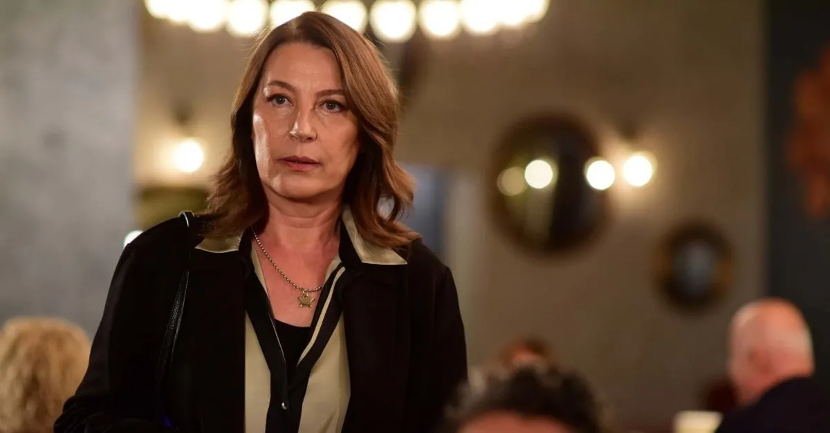 Güzide ve Yeşim arasında gerilim tırmanıyor - Son Dakika Magazin Haberleri Güzide ve Yeşim arasında gerilim tırmanıyor - Son Dakika Magazin Haberleri