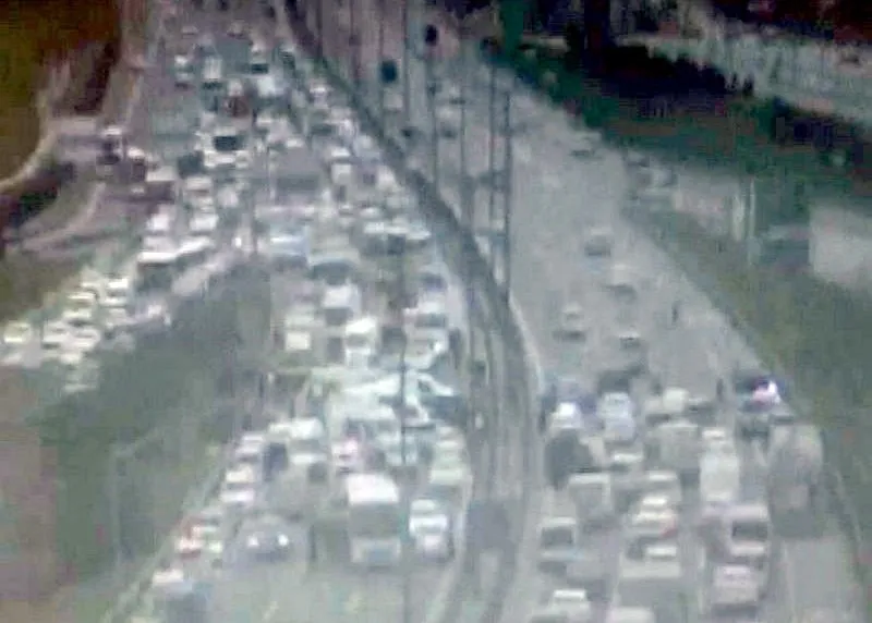 Son dakika.. Basın Ekspres yolu istikametinde polis aracı devrildi: 6 ... Son dakika.. Basın Ekspres yolu istikametinde polis aracı devrildi: 6 ...