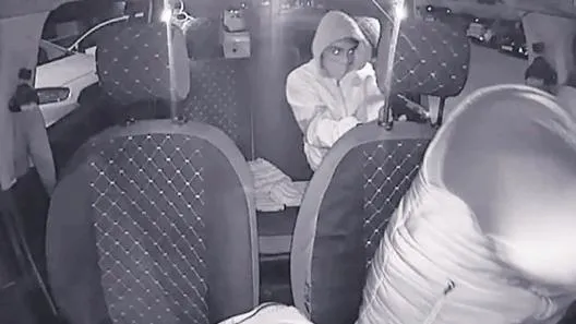 Pavyon kültürünün yüceltilmesi - MEVLÜT TEZEL