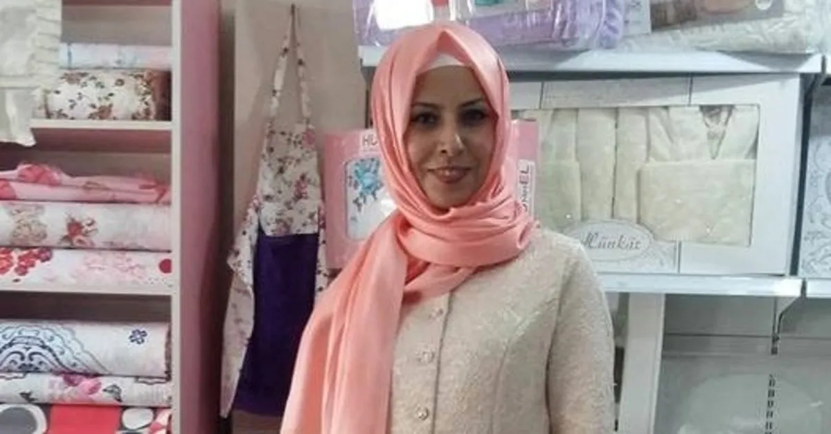 6 yaşındaki kızının gözü önünde vurulan Tuğba Anlak son yolculuğuna ... 6 yaşındaki kızının gözü önünde vurulan Tuğba Anlak son yolculuğuna ...